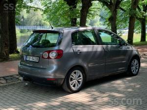 Grey Volkswagen Golf Plus 2006 in Bauska, with an engine capacity of 2.00 L and mileage of 323 thousand km for 1550 €, photo 3 on AUTOMOTO.COM.LV