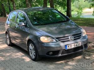 Grey Volkswagen Golf Plus 2006 in Bauska, with an engine capacity of 2.00 L and mileage of 323 thousand km for 1550 €, photo 8 on AUTOMOTO.COM.LV