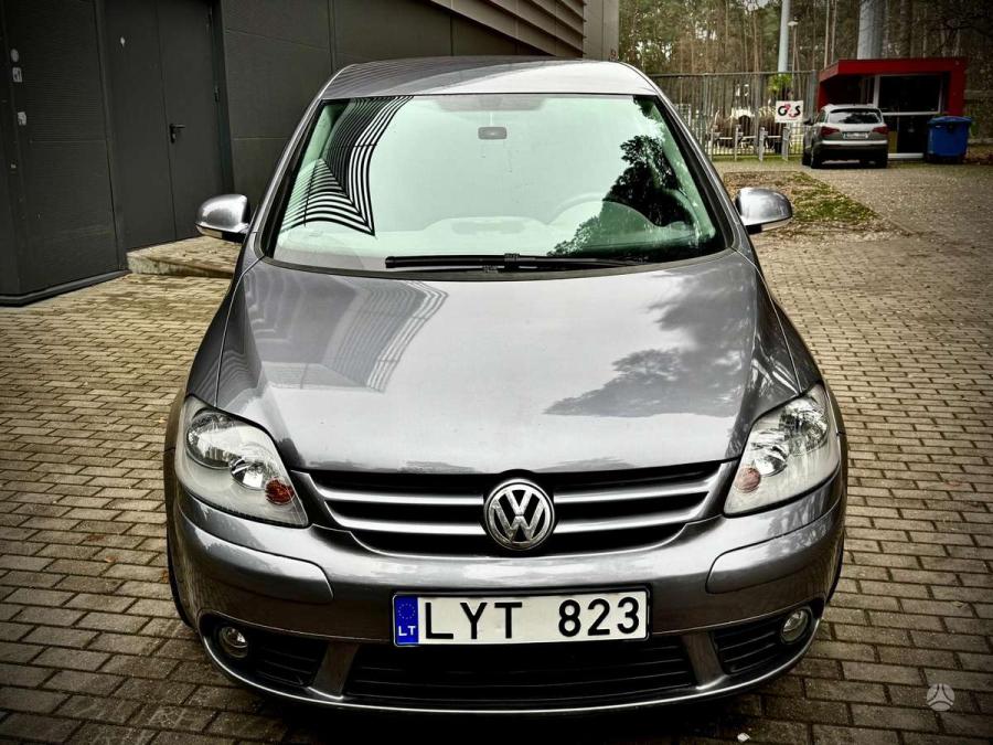 Grey Volkswagen Golf Plus 2006 in Alytus, with an engine capacity of 1.97 L and mileage of 310 thousand km for 2899 €, photo 15 on AUTOMOTO.COM.LV