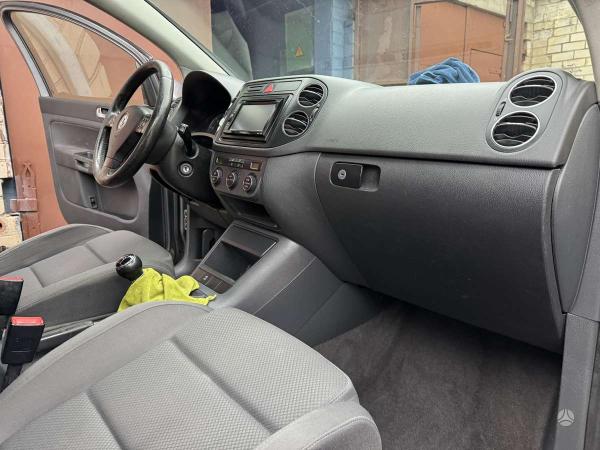 Grey Volkswagen Golf Plus 2006 in Alytus, with an engine capacity of 1.97 L and mileage of 310 thousand km for 3699 €, photo 10 on AUTOMOTO.COM.LV