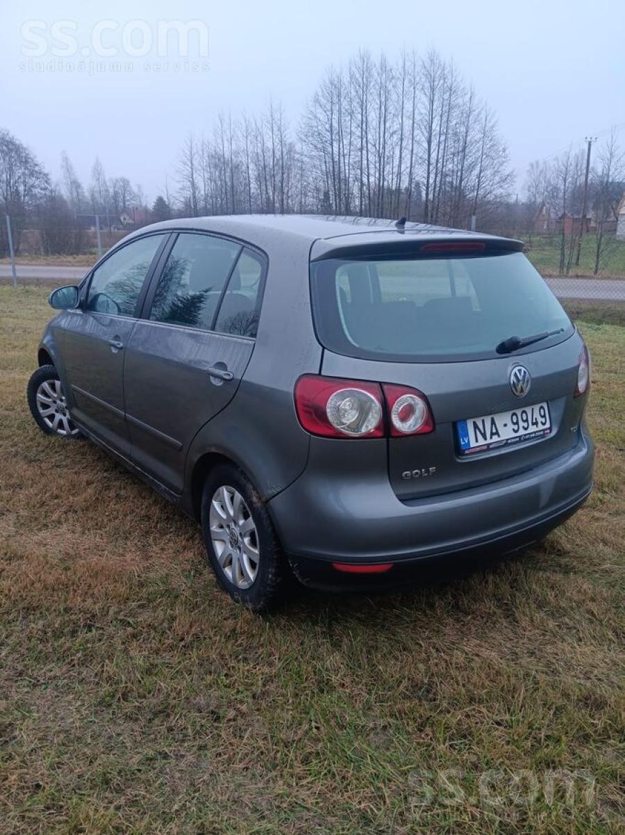 Pelēks Volkswagen Golf Plus 2006 Daugavpils, ar dzinēja tilpumu 1.90 L un nobraukumu 376 tūkst. km par 1650 €, foto 3 vietnē AUTOMOTO.COM.LV