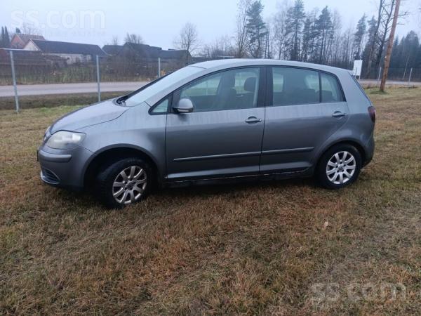 Pelēks Volkswagen Golf Plus 2006 Daugavpils, ar dzinēja tilpumu 1.90 L un nobraukumu 376 tūkst. km par 1650 €, foto 6 vietnē AUTOMOTO.COM.LV