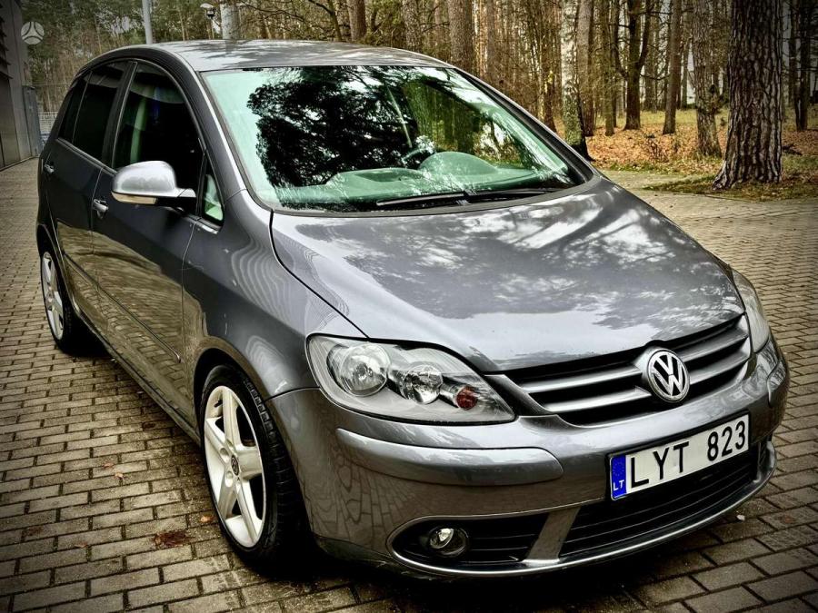 Grey Volkswagen Golf Plus 2006 in Alytus, with an engine capacity of 1.97 L and mileage of 310 thousand km for 3199 €, photo 6 on AUTOMOTO.COM.LV