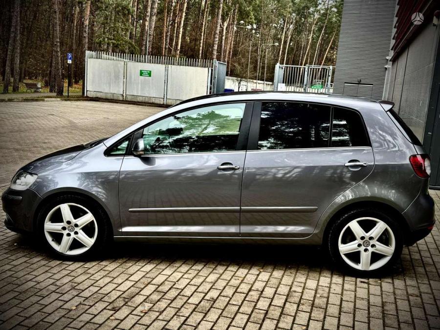 Grey Volkswagen Golf Plus 2006 in Alytus, with an engine capacity of 1.97 L and mileage of 310 thousand km for 3199 €, photo 21 on AUTOMOTO.COM.LV