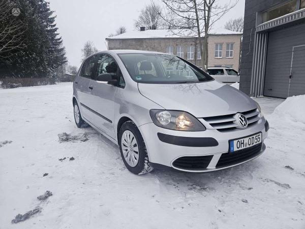 Grey Volkswagen Golf Plus 2006 in Radviliskis, with an engine capacity of 1.60 L and mileage of 135 thousand km for 3500 €, photo 4 on AUTOMOTO.COM.LV