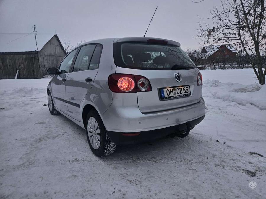 Grey Volkswagen Golf Plus 2006 in Radviliskis, with an engine capacity of 1.60 L and mileage of 135 thousand km for 3500 €, photo 7 on AUTOMOTO.COM.LV