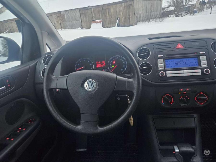 Grey Volkswagen Golf Plus 2006 in Radviliskis, with an engine capacity of 1.60 L and mileage of 135 thousand km for 3500 €, photo 18 on AUTOMOTO.COM.LV
