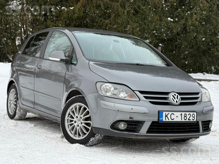 Grey Volkswagen Golf Plus 2006 in Tukums, with an engine capacity of 1.90 L and mileage of 345 thousand km for 1555 €, photo 1 on AUTOMOTO.COM.LV