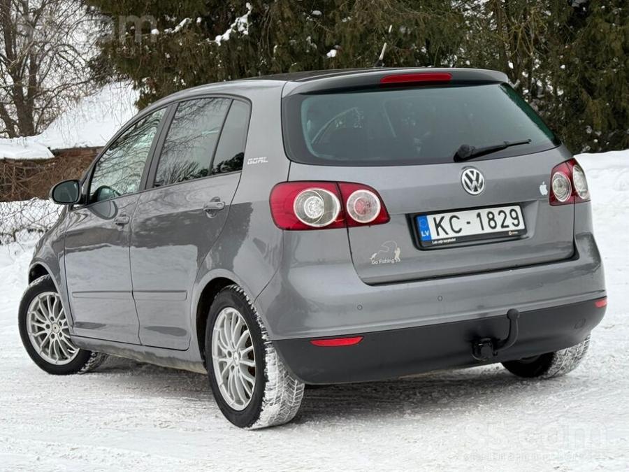 Grey Volkswagen Golf Plus 2006 in Tukums, with an engine capacity of 1.90 L and mileage of 345 thousand km for 1555 €, photo 3 on AUTOMOTO.COM.LV