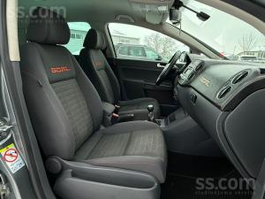 Grey Volkswagen Golf Plus 2006 in Tukums, with an engine capacity of 1.90 L and mileage of 345 thousand km for 1555 €, photo 5 on AUTOMOTO.COM.LV