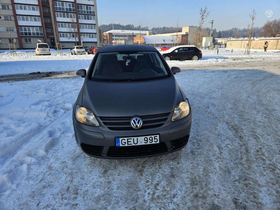 Grey Volkswagen Golf Plus 2006 in Prienai, with an engine capacity of 1.90 L and mileage of 315 thousand km for 1350 €, photo 11 on AUTOMOTO.COM.LV