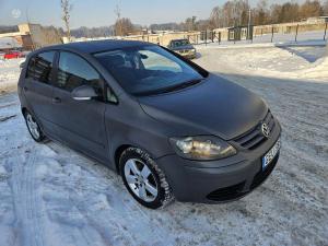Grey Volkswagen Golf Plus 2006 in Prienai, with an engine capacity of 1.90 L and mileage of 315 thousand km for 1350 €, photo 12 on AUTOMOTO.COM.LV