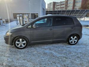 Grey Volkswagen Golf Plus 2006 in Prienai, with an engine capacity of 1.90 L and mileage of 315 thousand km for 1350 €, photo 17 on AUTOMOTO.COM.LV