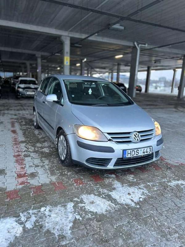 Grey Volkswagen Golf Plus 2006 in Vilnius, with an engine capacity of 1.90 L and mileage of 207 thousand km for 1350 €, photo 2 on AUTOMOTO.COM.LV