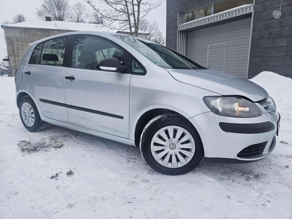 Pelēks Volkswagen Golf Plus 2006 Radviliškis, ar dzinēja tilpumu 1.60 L un nobraukumu 135 tūkst. km par 3500 €, foto 1 vietnē AUTOMOTO.COM.LV