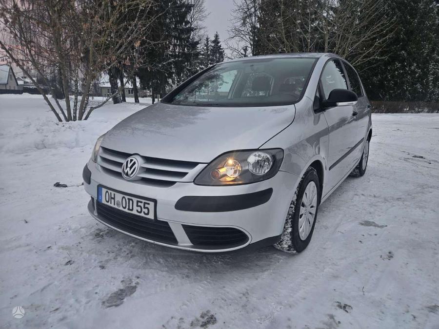 Pelēks Volkswagen Golf Plus 2006 Radviliškis, ar dzinēja tilpumu 1.60 L un nobraukumu 135 tūkst. km par 3500 €, foto 5 vietnē AUTOMOTO.COM.LV