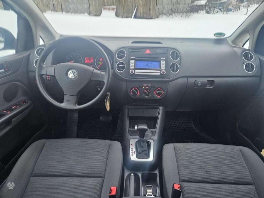 Pelēks Volkswagen Golf Plus 2006 Radviliškis, ar dzinēja tilpumu 1.60 L un nobraukumu 135 tūkst. km par 3500 €, foto 18 vietnē AUTOMOTO.COM.LV