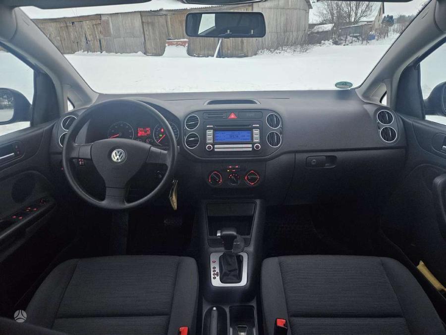 Pelēks Volkswagen Golf Plus 2006 Radviliškis, ar dzinēja tilpumu 1.60 L un nobraukumu 135 tūkst. km par 3500 €, foto 20 vietnē AUTOMOTO.COM.LV
