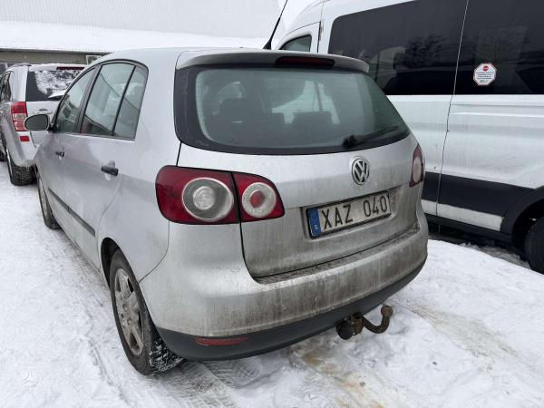Pelēks Volkswagen Golf Plus 2006 Kauņa, ar dzinēja tilpumu 2.00 L un nobraukumu 271 tūkst. km par 1100 €, foto 3 vietnē AUTOMOTO.COM.LV