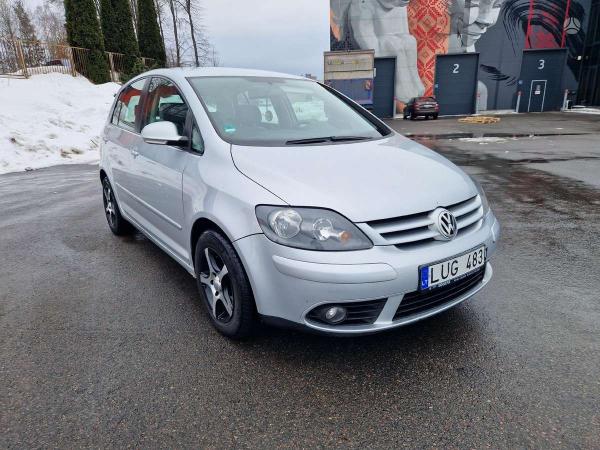 Grey Volkswagen Golf Plus 2006 in Kaunas, with an engine capacity of 1.97 L and mileage of 367 thousand km for 1999 €, photo 3 on AUTOMOTO.COM.LV