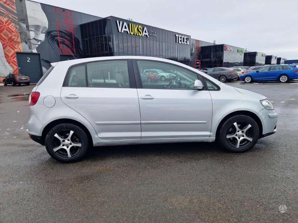 Grey Volkswagen Golf Plus 2006 in Kaunas, with an engine capacity of 1.97 L and mileage of 367 thousand km for 1999 €, photo 4 on AUTOMOTO.COM.LV