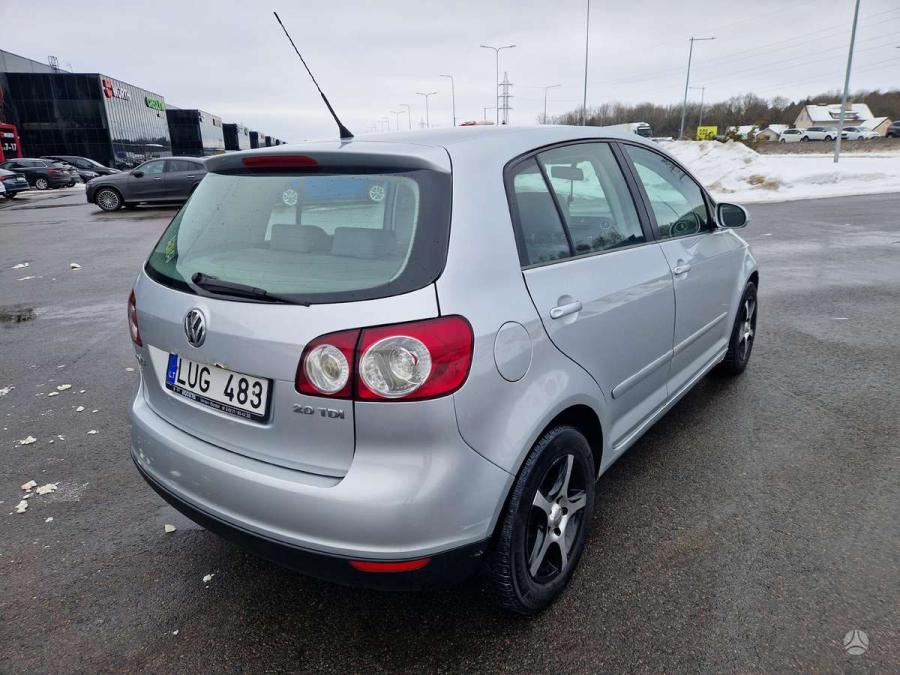 Pelēks Volkswagen Golf Plus 2006 Kauņa, ar dzinēja tilpumu 1.97 L un nobraukumu 367 tūkst. km par 1999 €, foto 5 vietnē AUTOMOTO.COM.LV