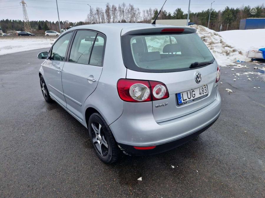 Pelēks Volkswagen Golf Plus 2006 Kauņa, ar dzinēja tilpumu 1.97 L un nobraukumu 367 tūkst. km par 1999 €, foto 7 vietnē AUTOMOTO.COM.LV