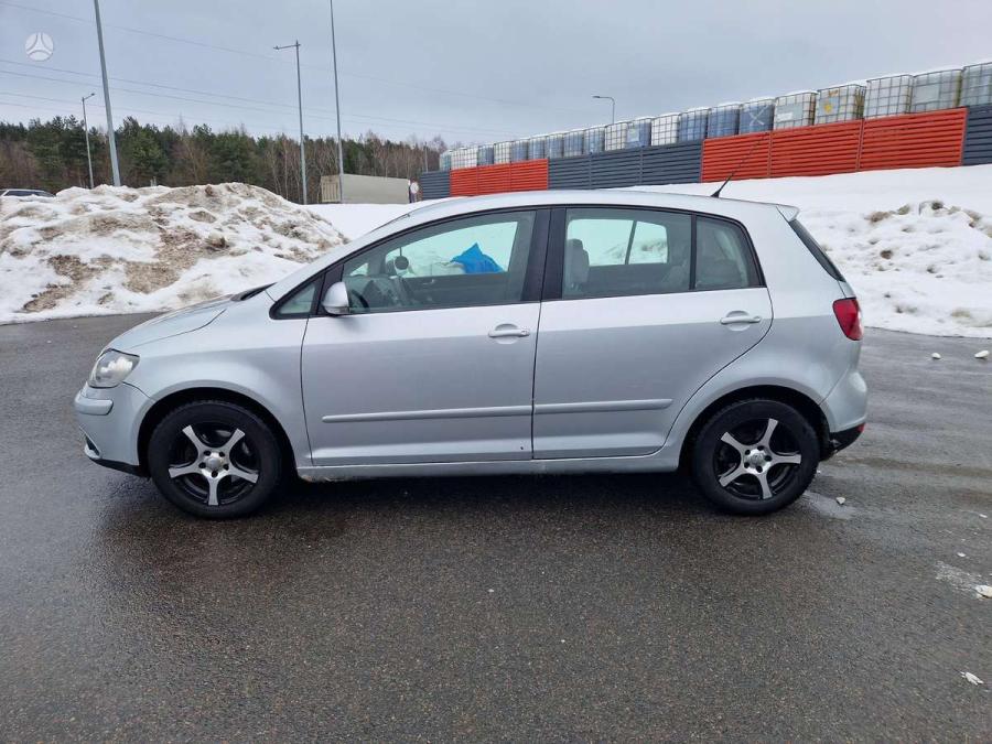 Pelēks Volkswagen Golf Plus 2006 Kauņa, ar dzinēja tilpumu 1.97 L un nobraukumu 367 tūkst. km par 1999 €, foto 8 vietnē AUTOMOTO.COM.LV