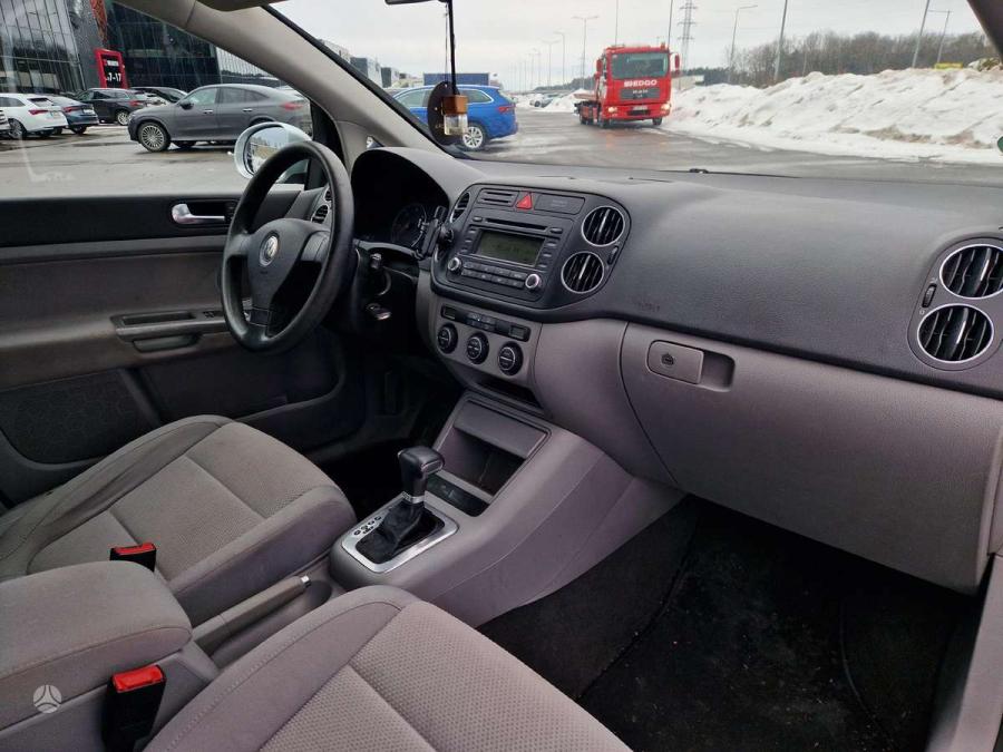 Pelēks Volkswagen Golf Plus 2006 Kauņa, ar dzinēja tilpumu 1.97 L un nobraukumu 367 tūkst. km par 1999 €, foto 13 vietnē AUTOMOTO.COM.LV