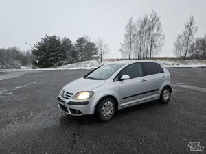 Grey Volkswagen Golf Plus 2006 in Silute, with an engine capacity of 1.90 L and mileage of 22 thousand km for 1800 €, photo  on AUTOMOTO.COM.LV