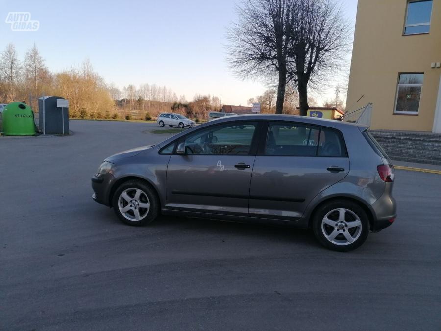 Grey Volkswagen Golf Plus 2006 in Vilnius, with an engine capacity of 1.90 L and mileage of 2751 thousand km for 1500 €, photo 4 on AUTOMOTO.COM.LV