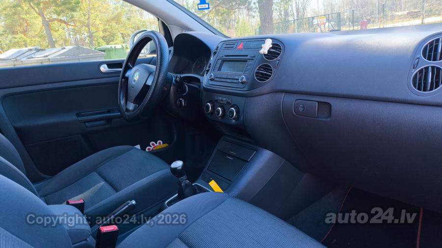 Pelēks Volkswagen Golf Plus 2006 Tallina, ar dzinēja tilpumu 1.90 L un nobraukumu 227 tūkst. km par 1200 €, foto 6 vietnē AUTOMOTO.COM.LV
