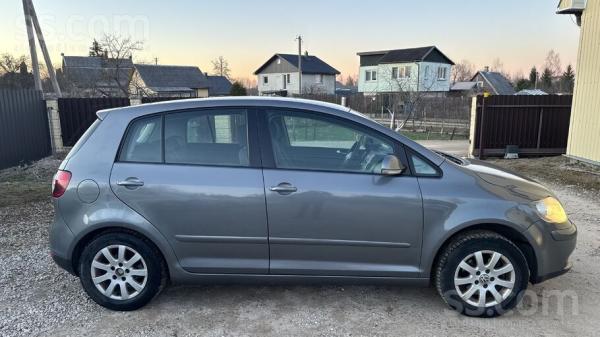 Pelēks Volkswagen Golf Plus 2006 Rēzekne, ar dzinēja tilpumu 1.90 L un nobraukumu 376 tūkst. km par 1850 €, foto 5 vietnē AUTOMOTO.COM.LV