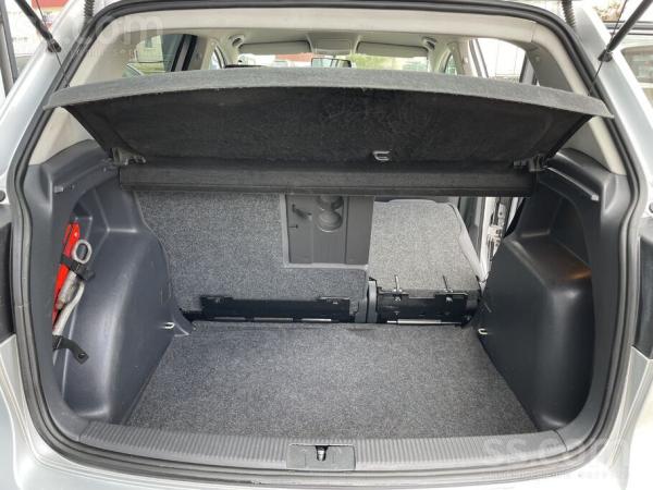Grey Volkswagen Golf Plus 2006 in Talsi, with an engine capacity of 1.90 L and mileage of 282 thousand km for 2350 €, photo 5 on AUTOMOTO.COM.LV
