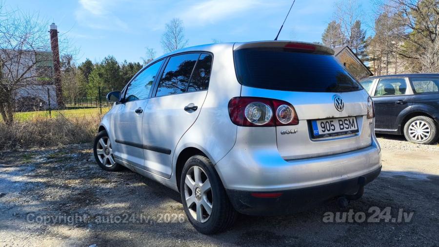 Pelēks Volkswagen Golf Plus 2006 Tallina, ar dzinēja tilpumu 1.90 L un nobraukumu 227 tūkst. km par 900 €, foto 4 vietnē AUTOMOTO.COM.LV