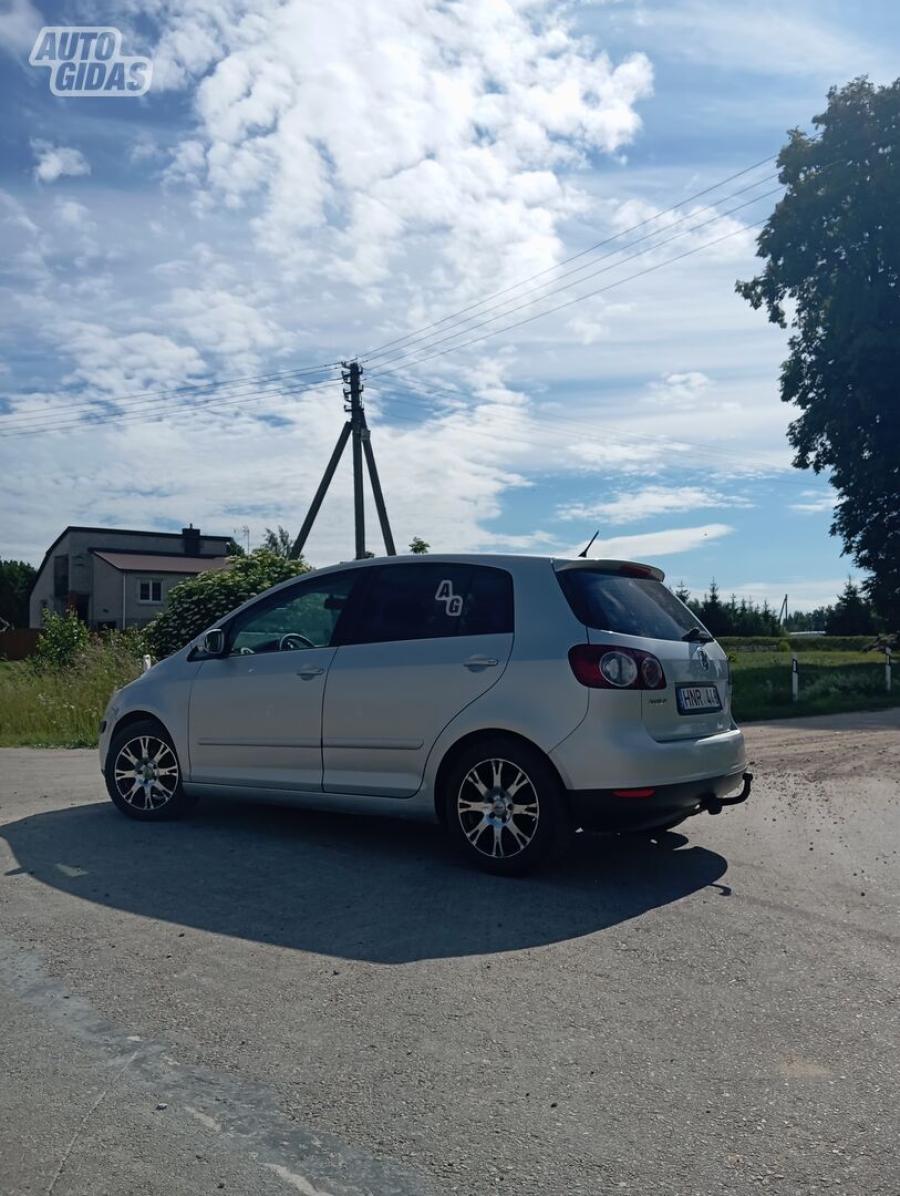 Pelēks Volkswagen Golf Plus 2006 Kazlų Rūda, ar dzinēja tilpumu 2.00 L un nobraukumu 343 tūkst. km par 2399 €, foto 4 vietnē AUTOMOTO.COM.LV
