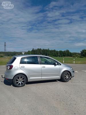 Pelēks Volkswagen Golf Plus 2006 Kazlų Rūda, ar dzinēja tilpumu 2.00 L un nobraukumu 343 tūkst. km par 2399 €, foto 6 vietnē AUTOMOTO.COM.LV