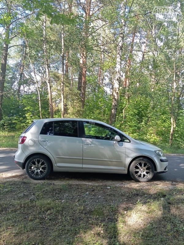 Pelēks Volkswagen Golf Plus 2006 Kazlų Rūda, ar dzinēja tilpumu 2.00 L un nobraukumu 343 tūkst. km par 2399 €, foto 8 vietnē AUTOMOTO.COM.LV