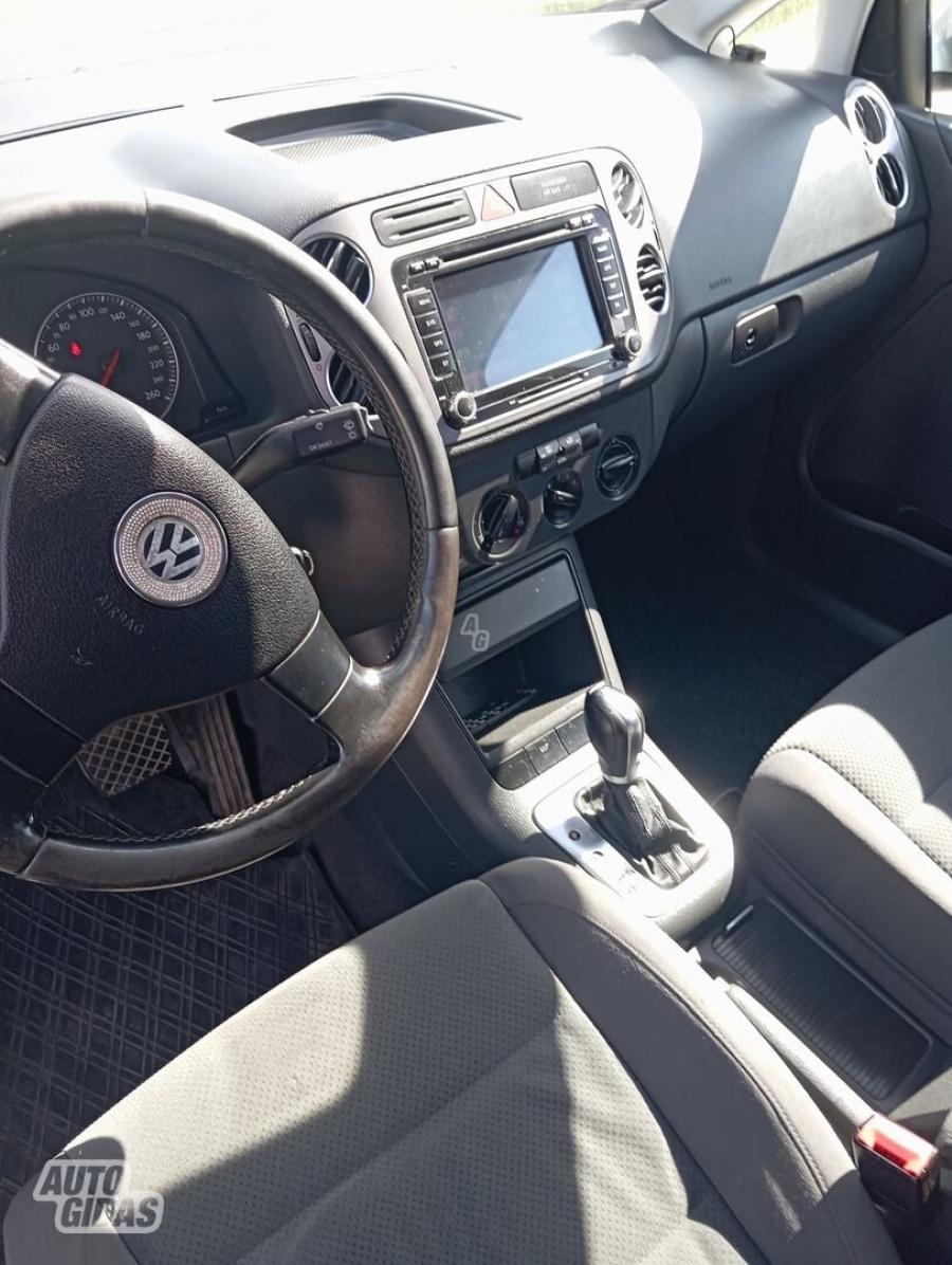Pelēks Volkswagen Golf Plus 2006 Kazlų Rūda, ar dzinēja tilpumu 2.00 L un nobraukumu 343 tūkst. km par 2399 €, foto 11 vietnē AUTOMOTO.COM.LV