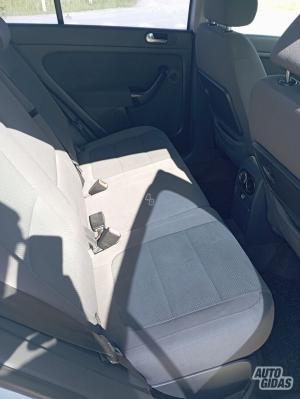 Pelēks Volkswagen Golf Plus 2006 Kazlų Rūda, ar dzinēja tilpumu 2.00 L un nobraukumu 343 tūkst. km par 2399 €, foto 12 vietnē AUTOMOTO.COM.LV