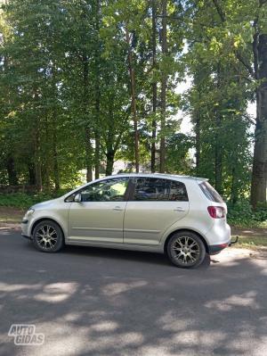 Pelēks Volkswagen Golf Plus 2006 Kazlų Rūda, ar dzinēja tilpumu 2.00 L un nobraukumu 343 tūkst. km par 2399 €, foto 15 vietnē AUTOMOTO.COM.LV