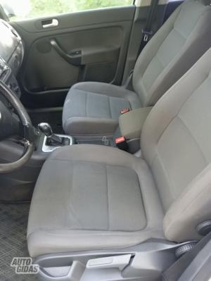 Pelēks Volkswagen Golf Plus 2006 Kazlų Rūda, ar dzinēja tilpumu 2.00 L un nobraukumu 343 tūkst. km par 2399 €, foto 17 vietnē AUTOMOTO.COM.LV