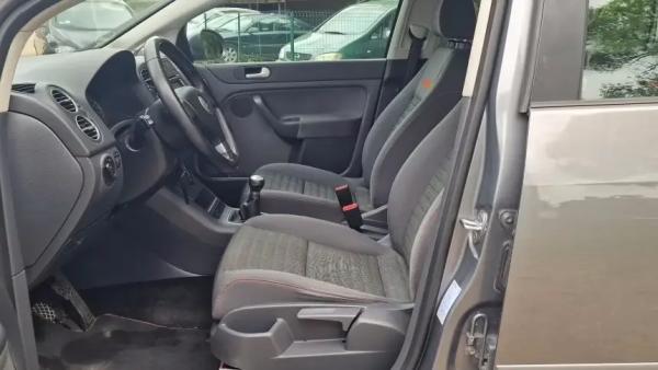 Grey Volkswagen Golf Plus 2006 in Grobiņa, with an engine capacity of 0.00 L and mileage of 246 thousand km for 4200 €, photo 7 on AUTOMOTO.COM.LV