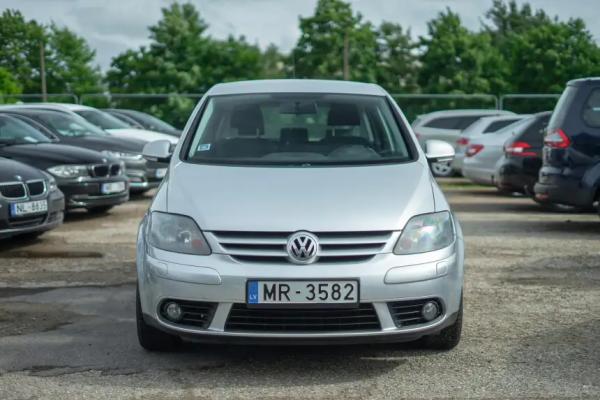 Pelēks Volkswagen Golf Plus 2006 Liepāja, ar dzinēja tilpumu 1.60 L un nobraukumu 180 tūkst. km par 3200 €, foto 6 vietnē AUTOMOTO.COM.LV