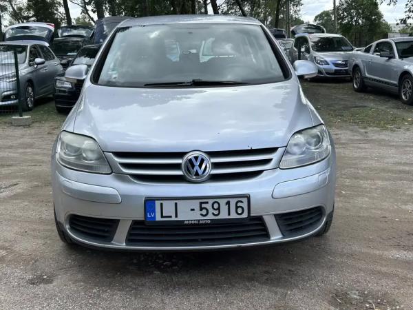 Grey Volkswagen Golf Plus 2006 in Grobiņa, with an engine capacity of 2.00 L and mileage of 308 thousand km for 2000 €, photo 2 on AUTOMOTO.COM.LV