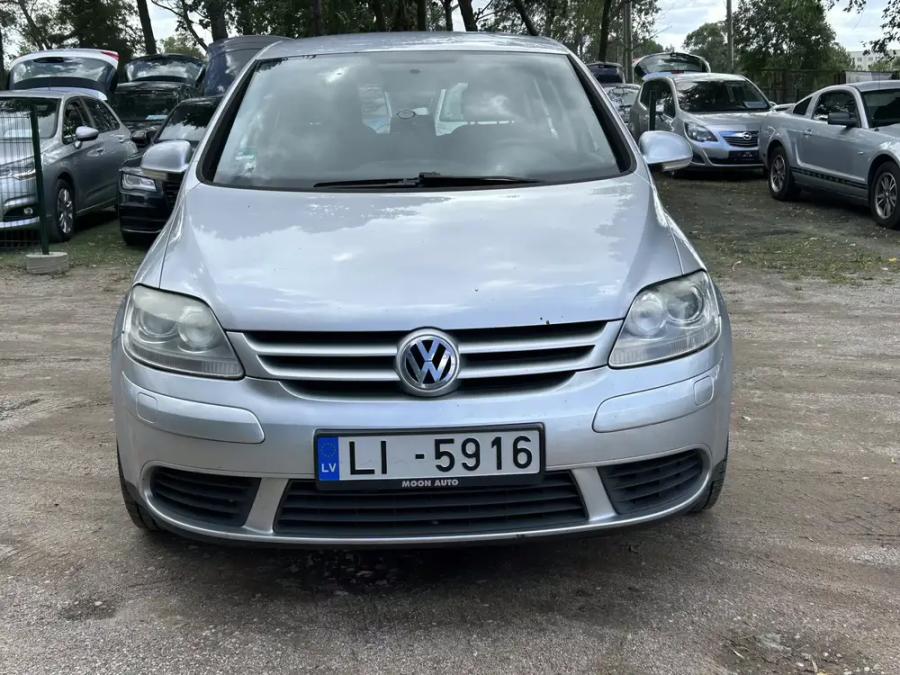 Grey Volkswagen Golf Plus 2006 in Grobiņa, with an engine capacity of 2.00 L and mileage of 308 thousand km for 2000 €, photo 3 on AUTOMOTO.COM.LV