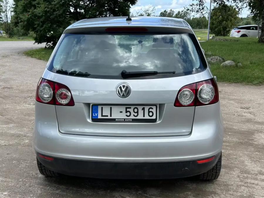 Grey Volkswagen Golf Plus 2006 in Grobiņa, with an engine capacity of 2.00 L and mileage of 308 thousand km for 2000 €, photo 6 on AUTOMOTO.COM.LV