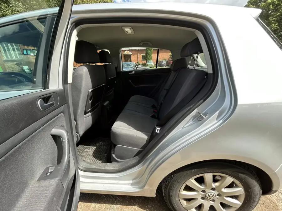 Grey Volkswagen Golf Plus 2006 in Grobiņa, with an engine capacity of 2.00 L and mileage of 308 thousand km for 2000 €, photo 10 on AUTOMOTO.COM.LV