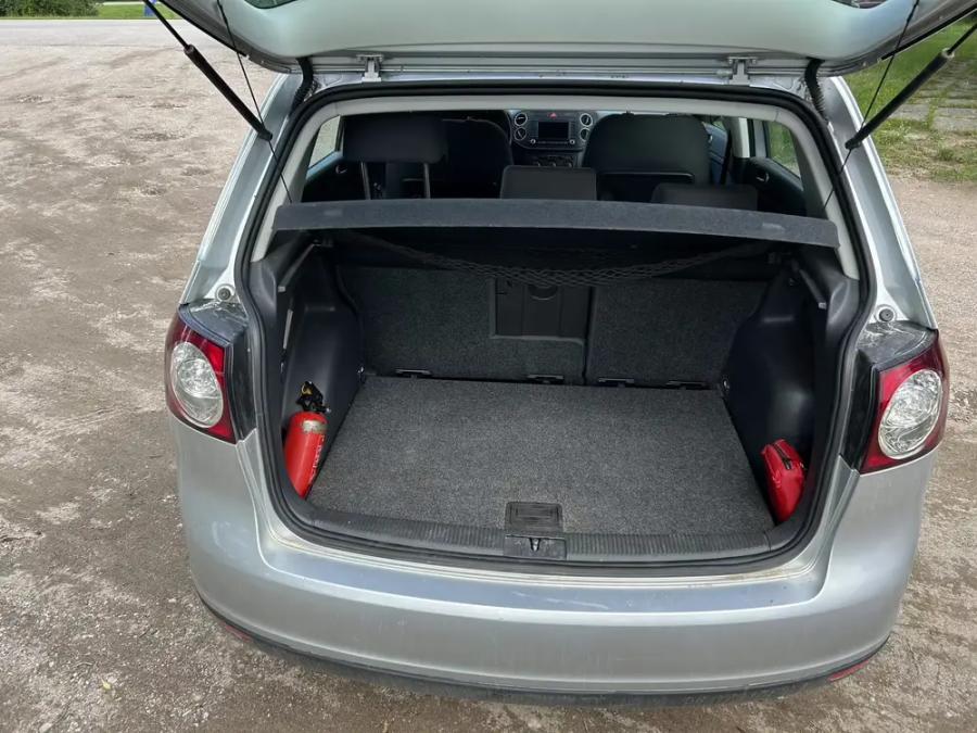 Grey Volkswagen Golf Plus 2006 in Grobiņa, with an engine capacity of 2.00 L and mileage of 308 thousand km for 2000 €, photo 12 on AUTOMOTO.COM.LV