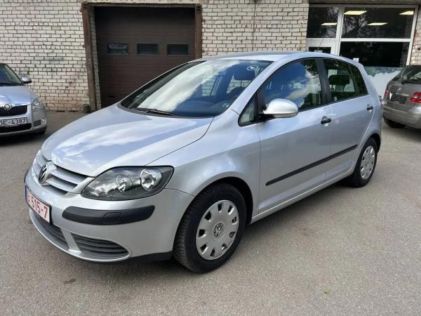 Pelēks Volkswagen Golf Plus 2006 Limbaži, ar dzinēja tilpumu 1.40 L un nobraukumu 192 tūkst. km par 3250 €, foto 1 vietnē AUTOMOTO.COM.LV